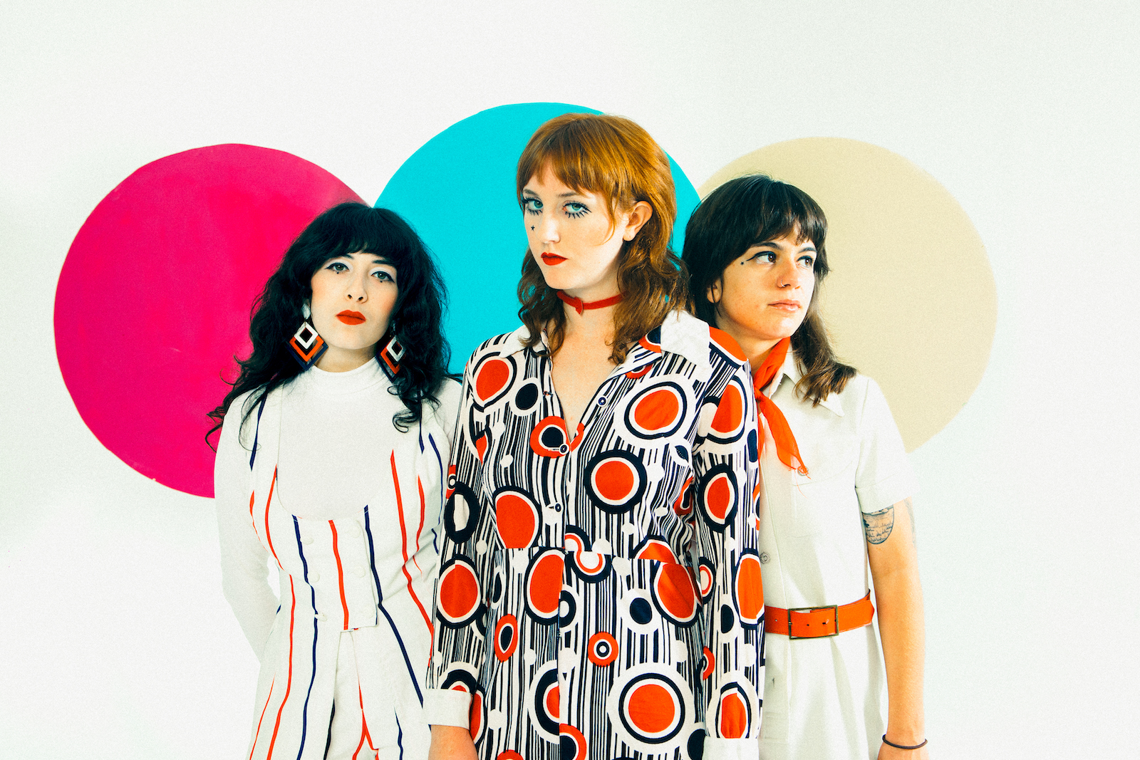 LADYGUNN – 20 QUESTIONS: PUT ON YOUR MOXIS AND PRESS PLAY ON SHADOW ...