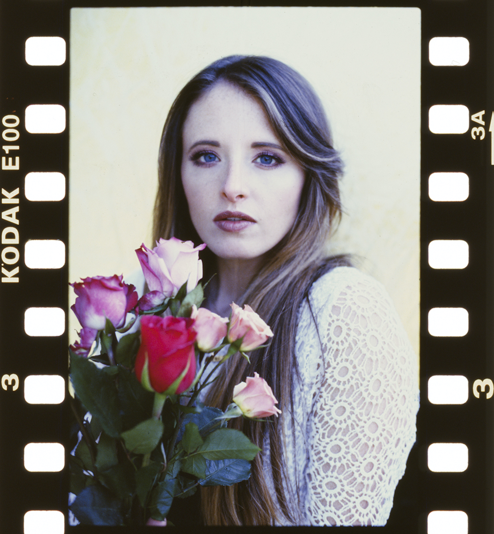 LADYGUNN – SINGER/SONGWRITER EMILY HACKETT REVEALS 'HANGOVERS & HEARTBREAK'