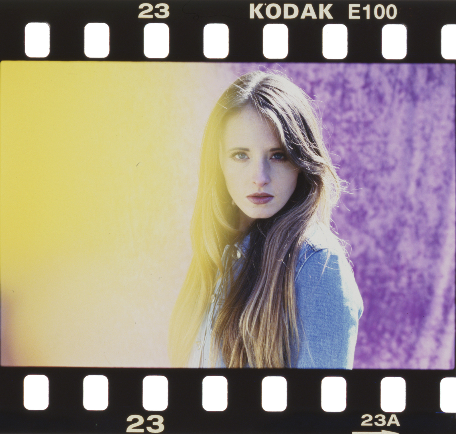 LADYGUNN – SINGER/SONGWRITER EMILY HACKETT REVEALS 'HANGOVERS & HEARTBREAK'