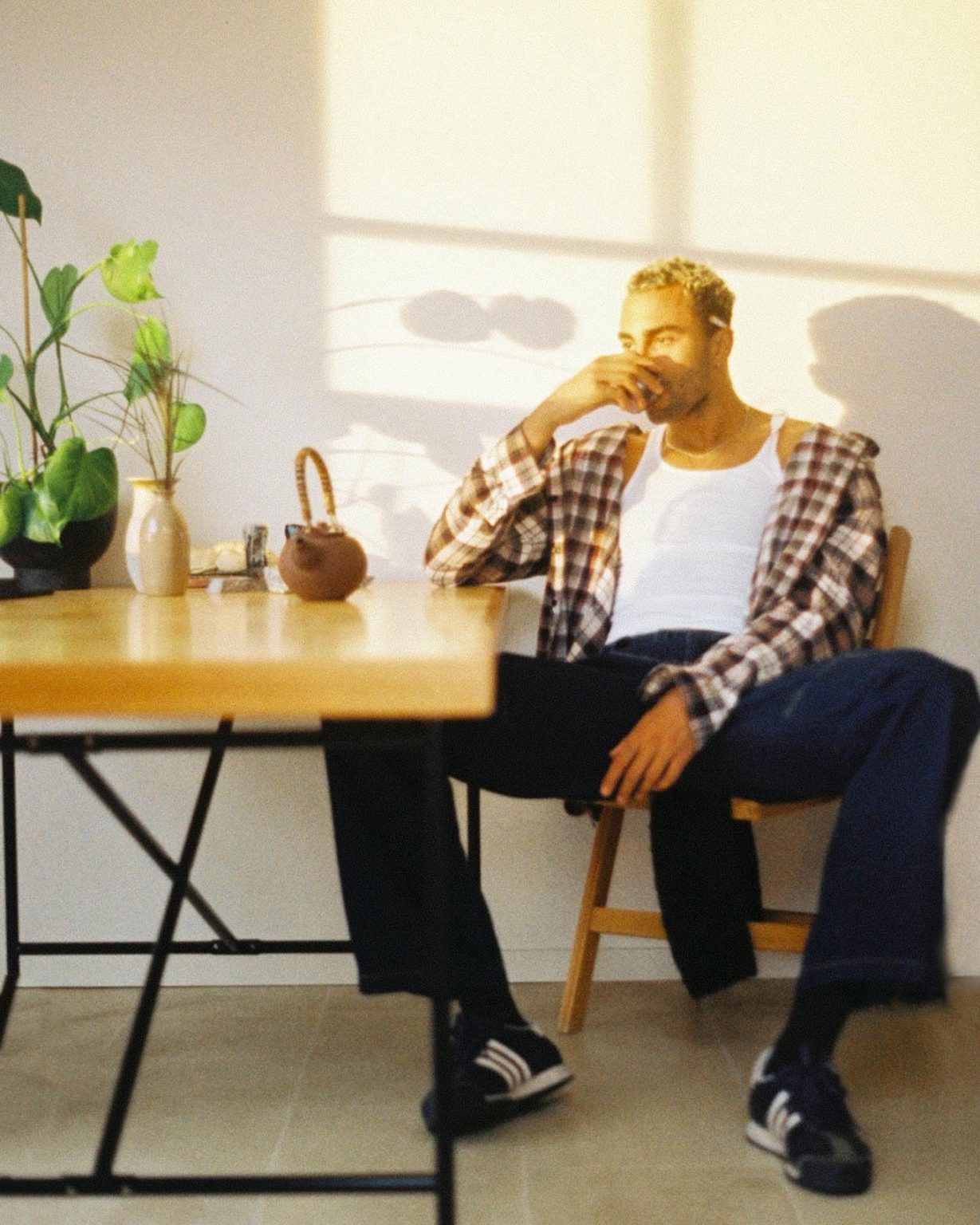 LADYGUNN – VIDEO: SONDER - Professional heartthrob and volleyball ...