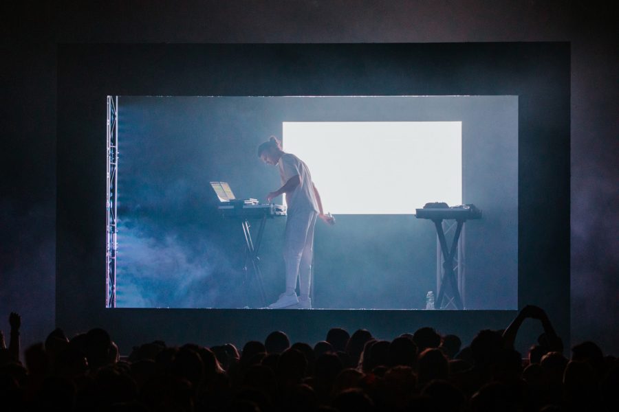 LADYGUNN – BAYNK TALKS A STUDY IN MOVEMENT