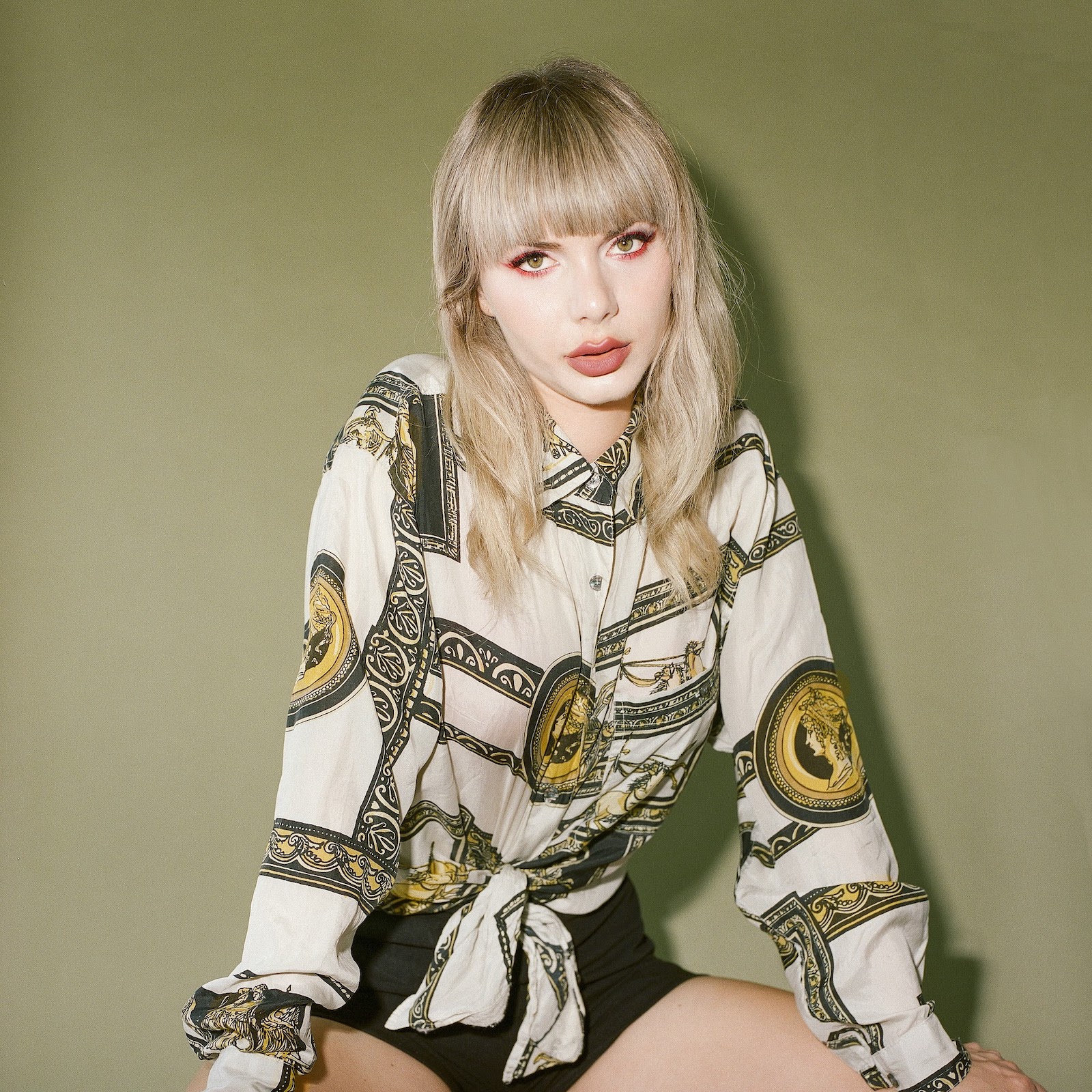 LADYGUNN – DIGGING DEEP WITH FOLK SINGER KANDLE: MENTAL HEALTH, SELF ...