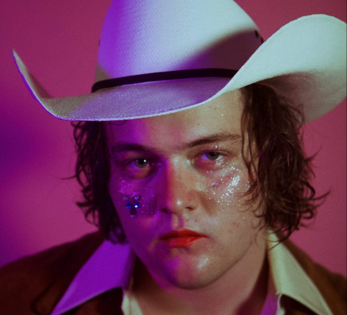 LADYGUNN – WHO'S SEDUCING WHO? "LED ASTRAY" BY THUNDER JACKSON