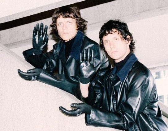 INTERVIEW—PASS THE MIC WITH ANTI-ROCK DUO FAUX REAL