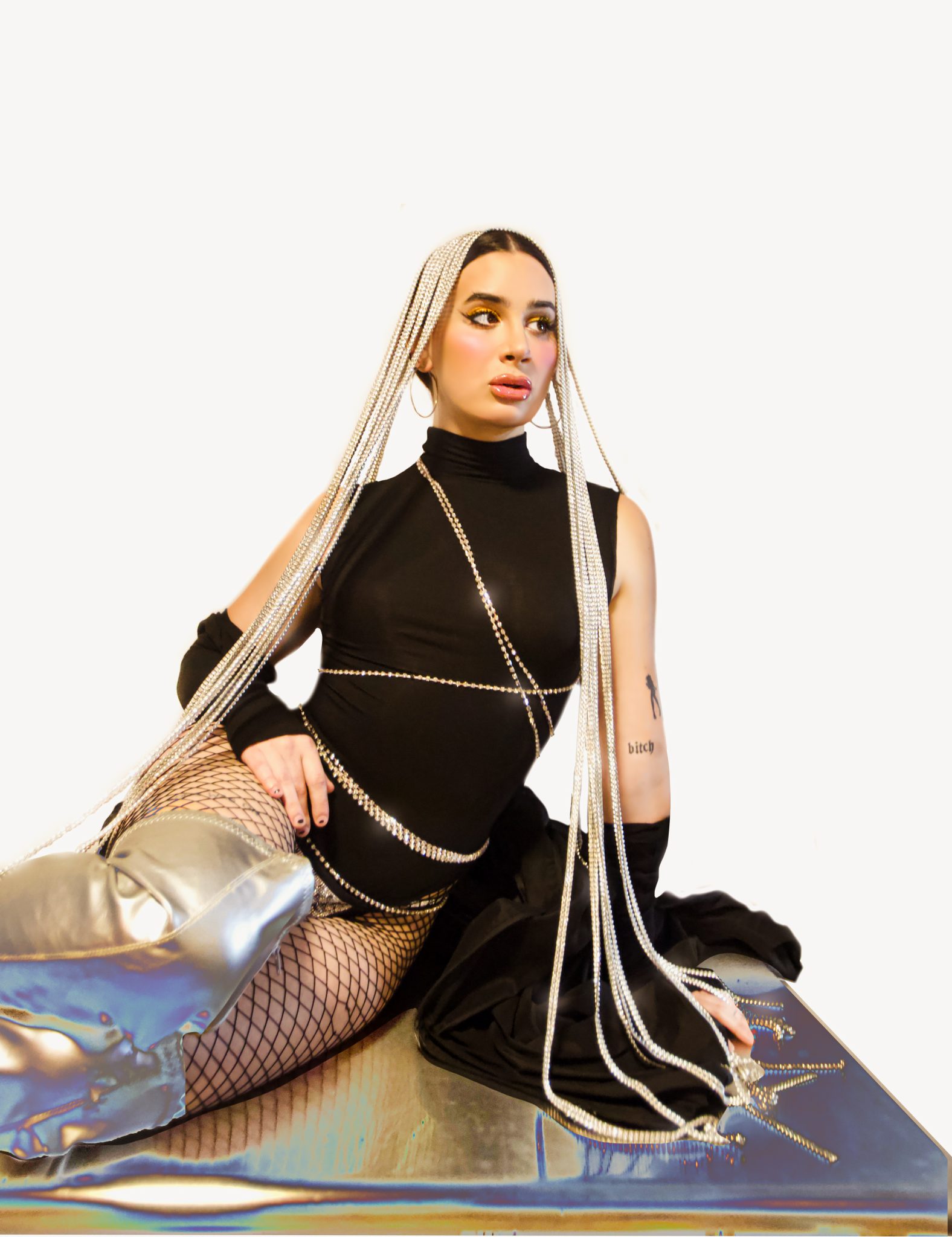 LADYGUNN – MEL 4EVER is Your New "Internet Crush"