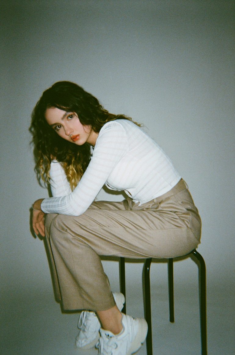 LADYGUNN – VALENCIA GRACE IS RIDING TALENT TO THE TOP