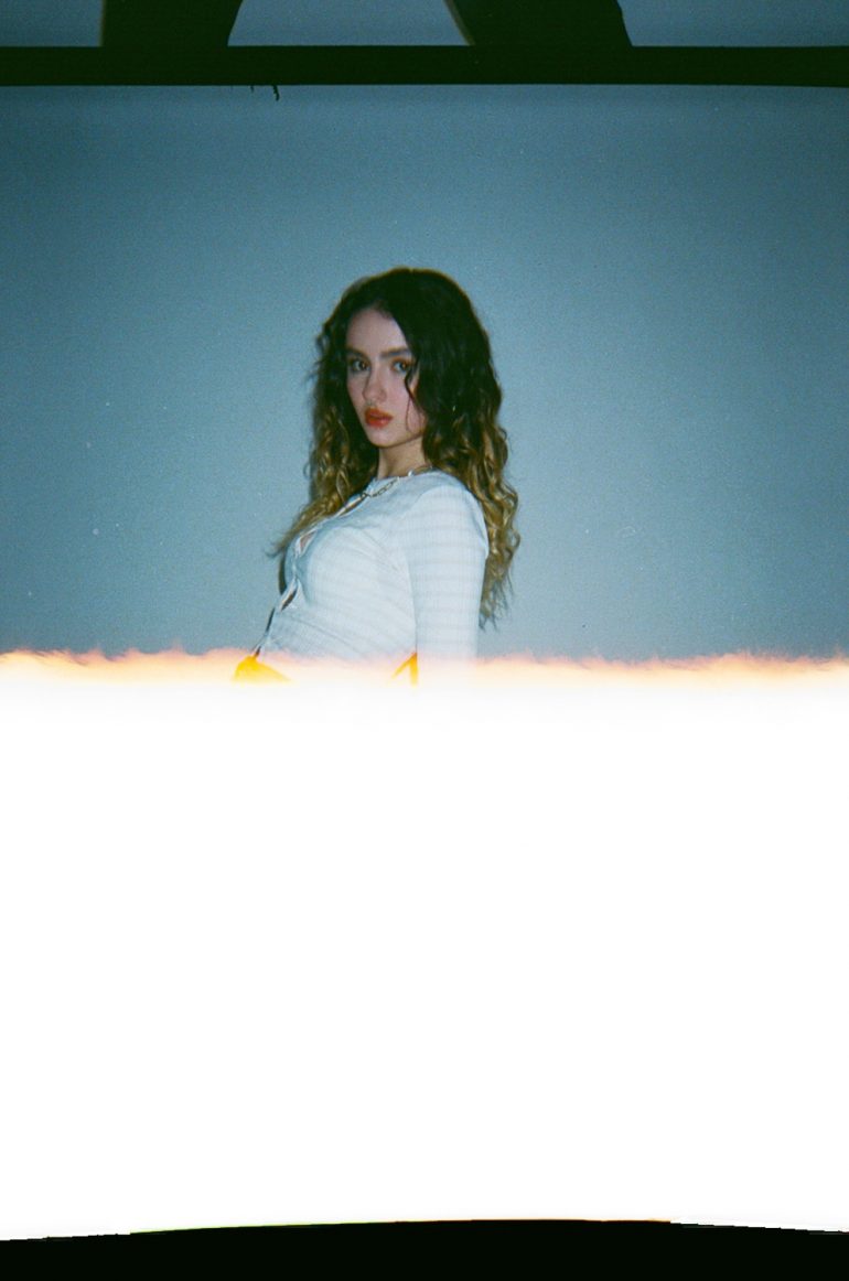 LADYGUNN – VALENCIA GRACE IS RIDING TALENT TO THE TOP