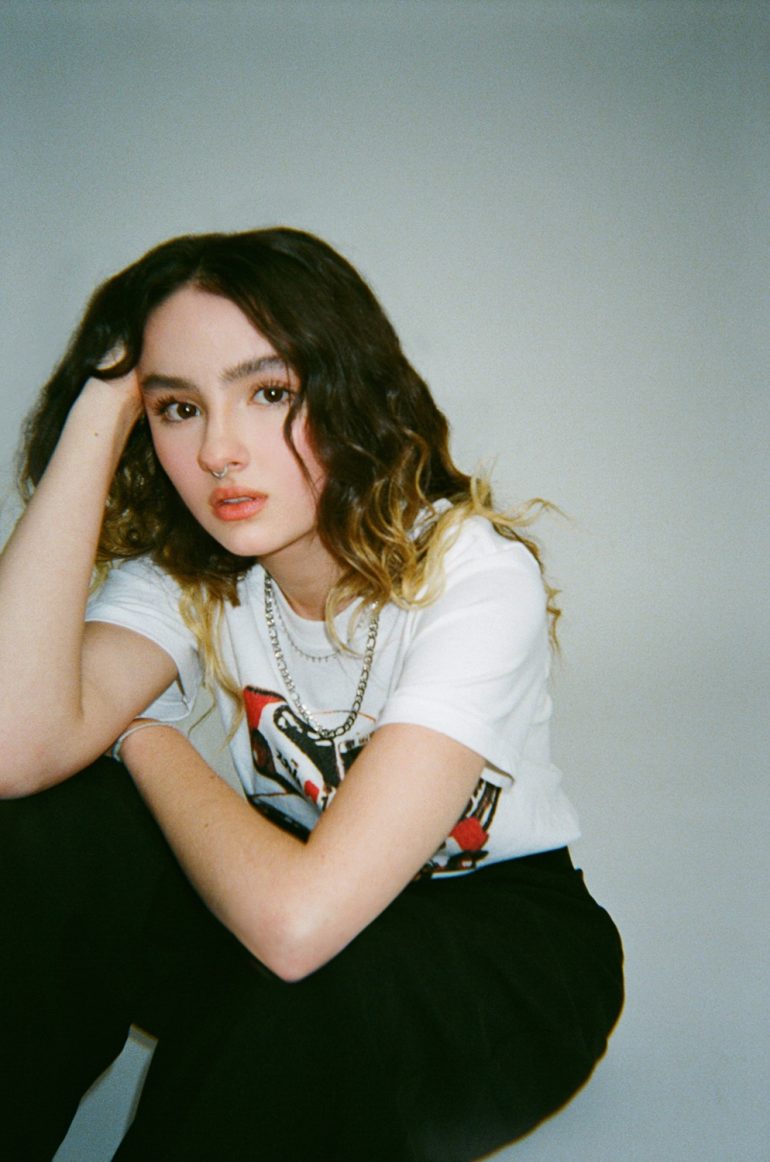 LADYGUNN – VALENCIA GRACE IS RIDING TALENT TO THE TOP