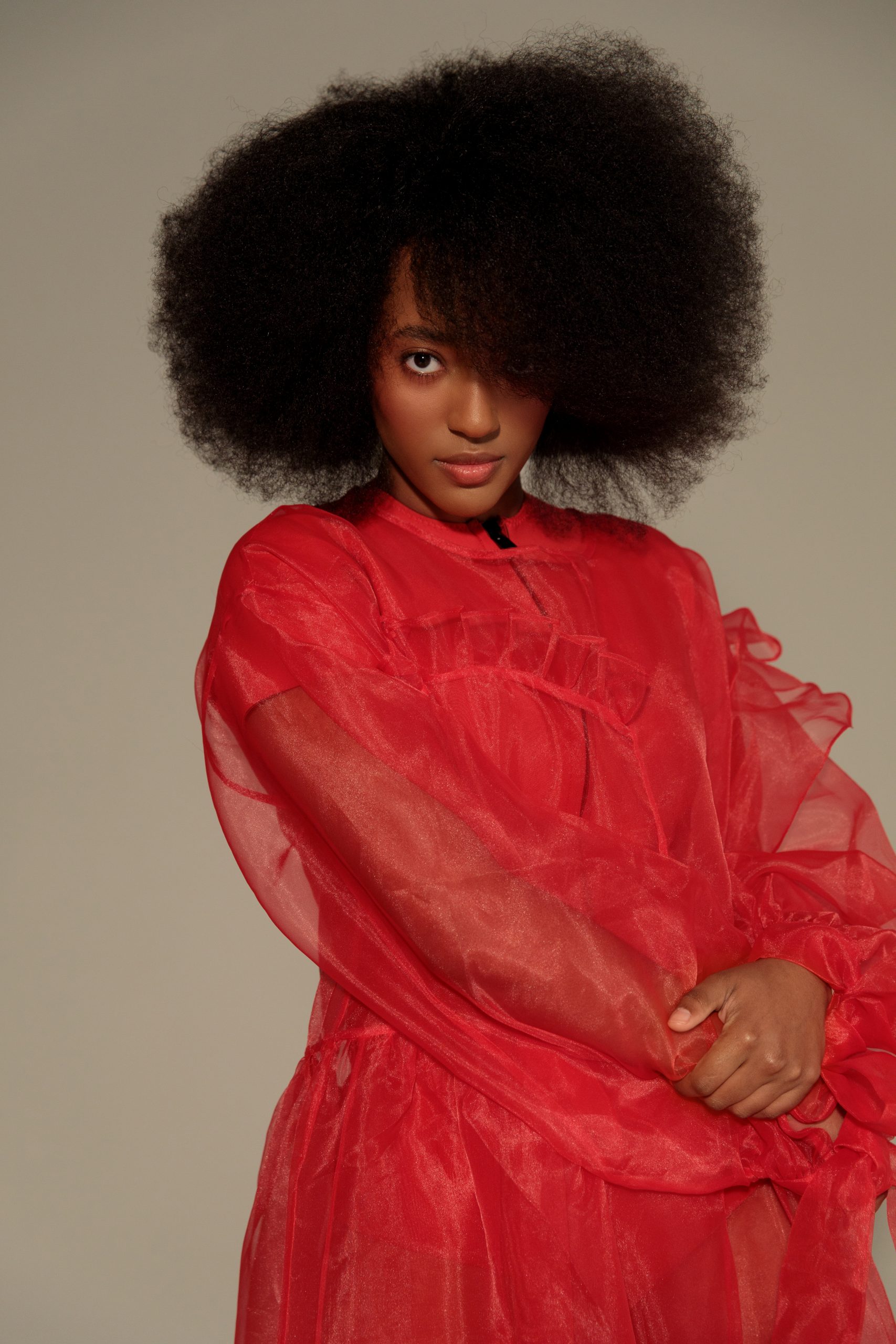 LADYGUNN – ZADA's striking debut with "NOMAD" + "Tear Us Apart"