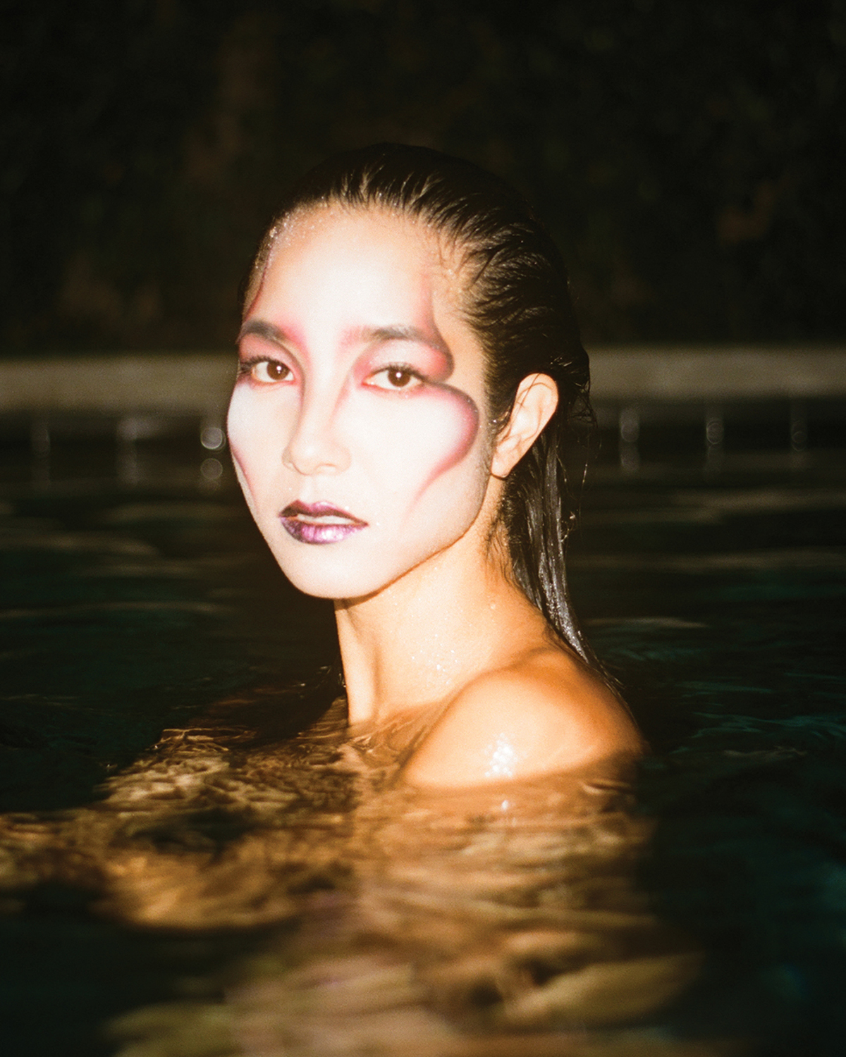 LADYGUNN – Step into AYAKO'S Dreamlike new music video