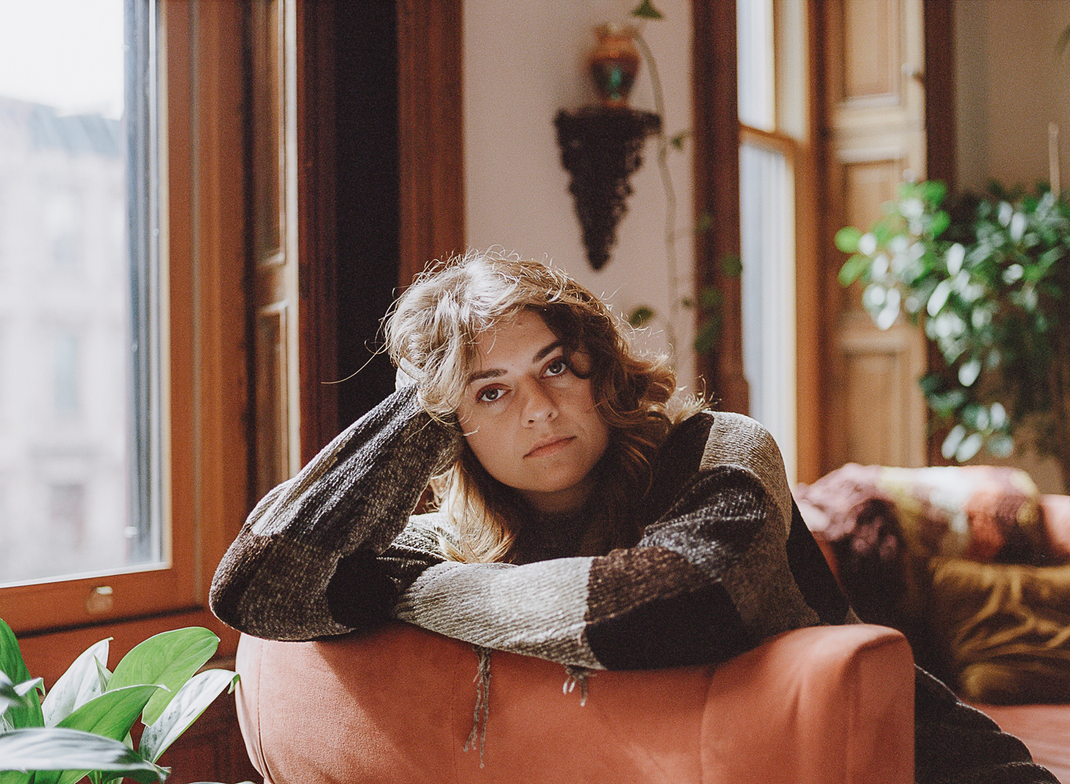 LADYGUNN – ALL THINGS BLUE KEEPS THEIR DAYDREAMS IN A "GROG LOG"