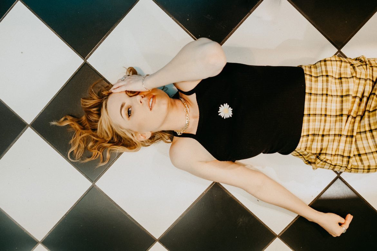 LADYGUNN – Slaying "Emotional Vampires" With Kara Connolly