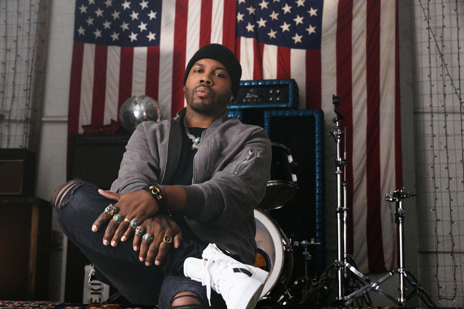 LADYGUNN – BECOMING "FILTHY" WITH AYRON JONES