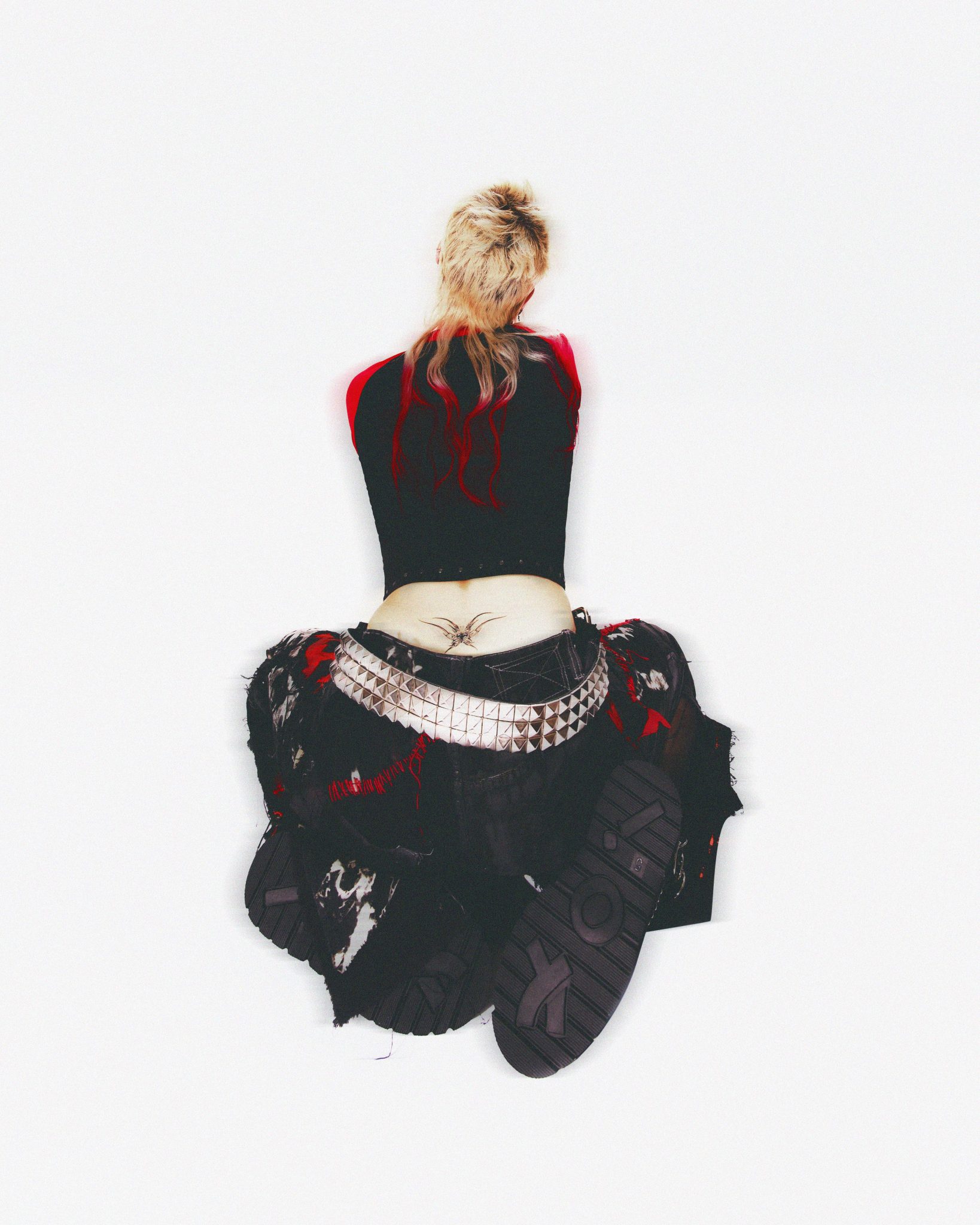 LADYGUNN – CASSYETTE Leads The Sad Girl Movement One Mixtape At A Time