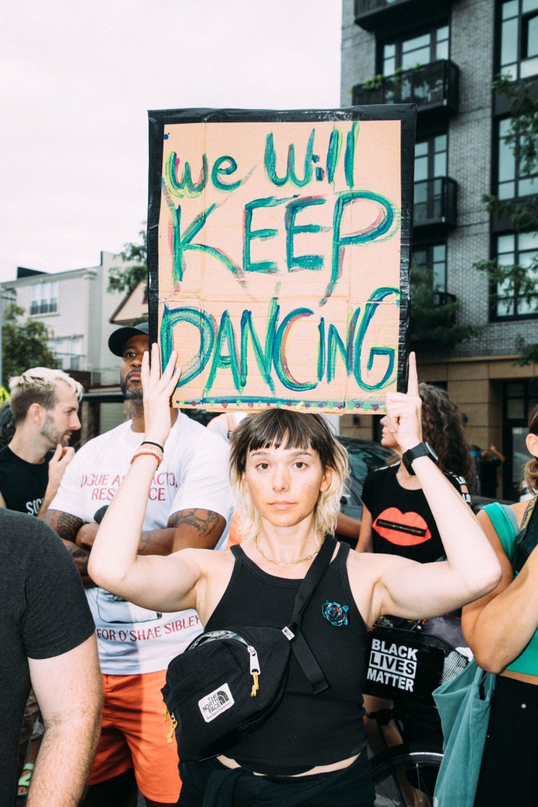 LADYGUNN – WE WONT STOP DANCING