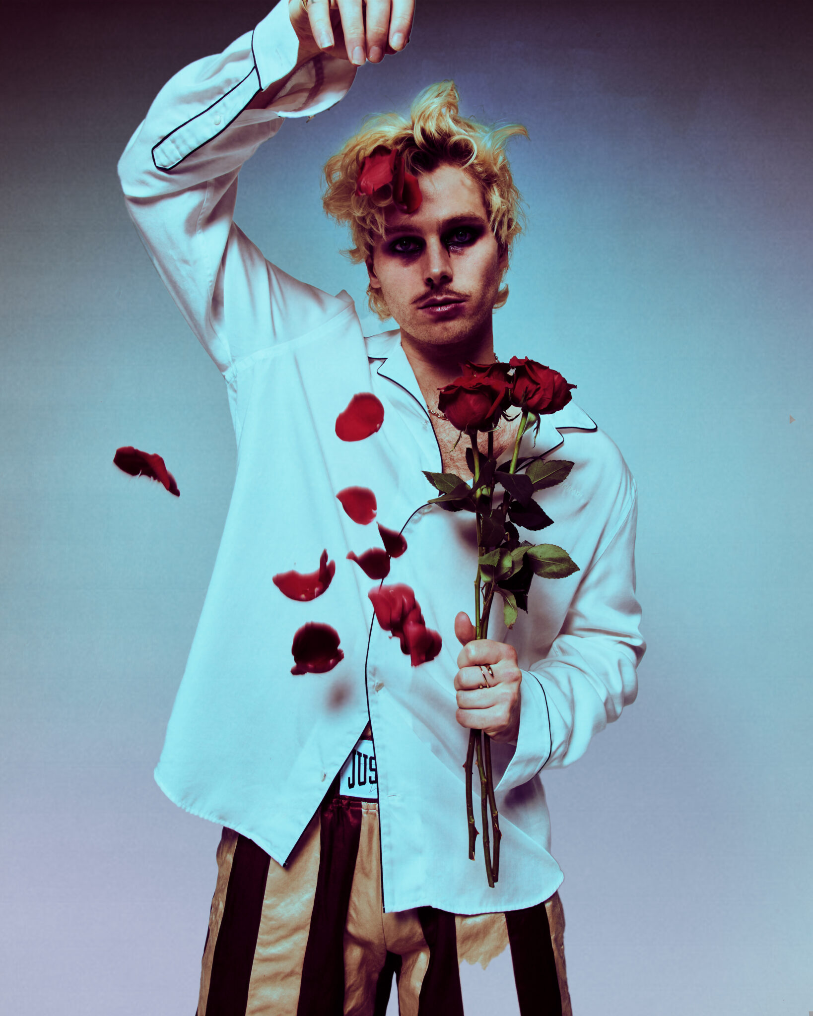 LADYGUNN – LUKE HEMMINGS OF 5SOS GOES SOLO: GET READY FOR A FOREVER SUMMER